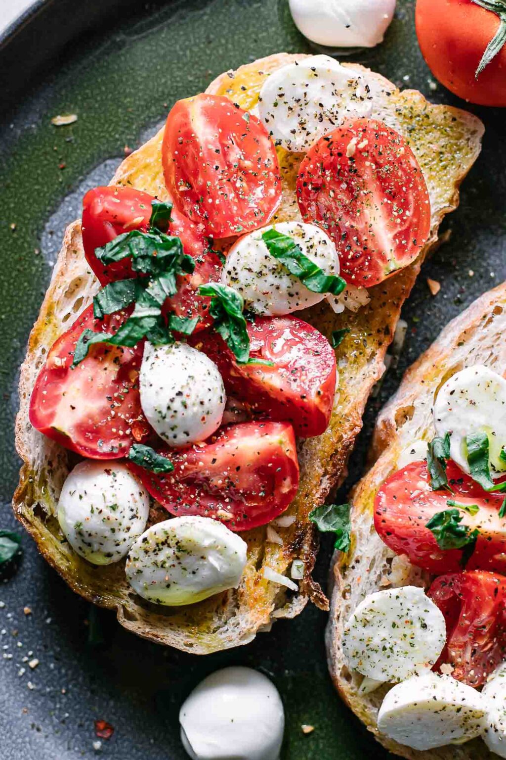 Caprese Ciabatta Toast ⋆ Top Ciabatta Toast with Caprese Salad!