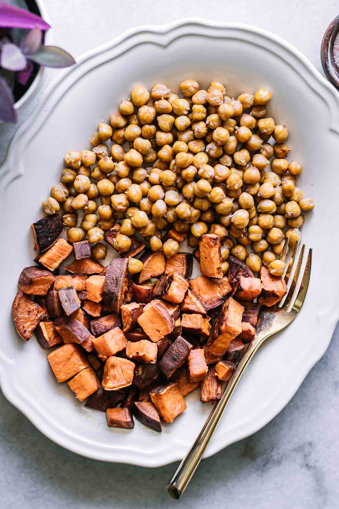 Roasted Sweet Potatoes And Chickpeas ⋆ 5 Ingredients 40 Mins