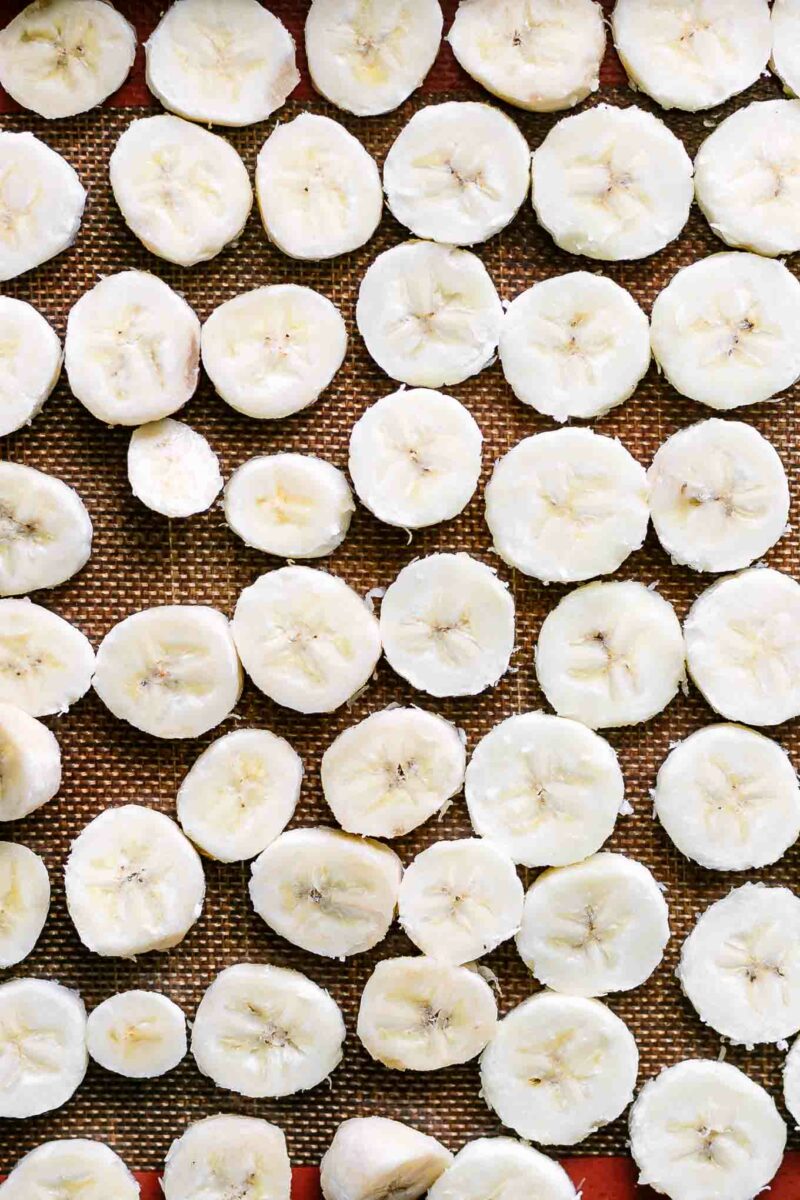 How to Freeze Bananas ⋆ Freeze for Smoothies and Baking!