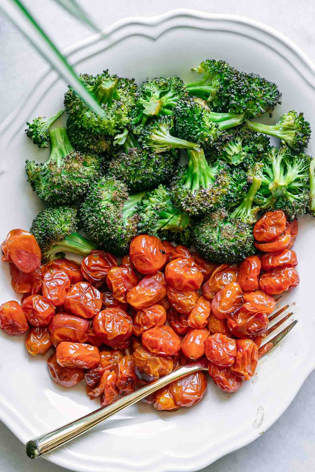Roasted Broccoli and Tomatoes ⋆ Only 5 Ingredients + 25 Minutes!